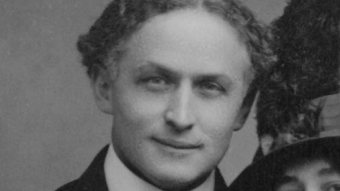 Découvrez Harry Houdini sous un nouveau jour avec cette photo colorisée ... Découvrez Harry Houdini sous un nouveau jour avec cette photo colorisée ...